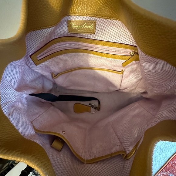 Dooney & Bourke | Bags | Pebble Grain Small Logo Lock Sac And Coin ...